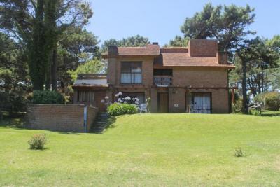 - Casa en Pinamar